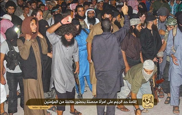 Khabarkini: Wanita Syria Direjam Sampai Mati Kerana Berzina