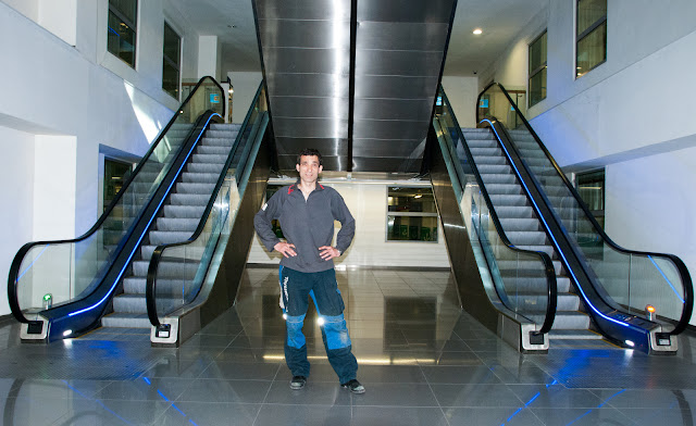 How escalator is made - manufacture, making, used - Courses for Firms