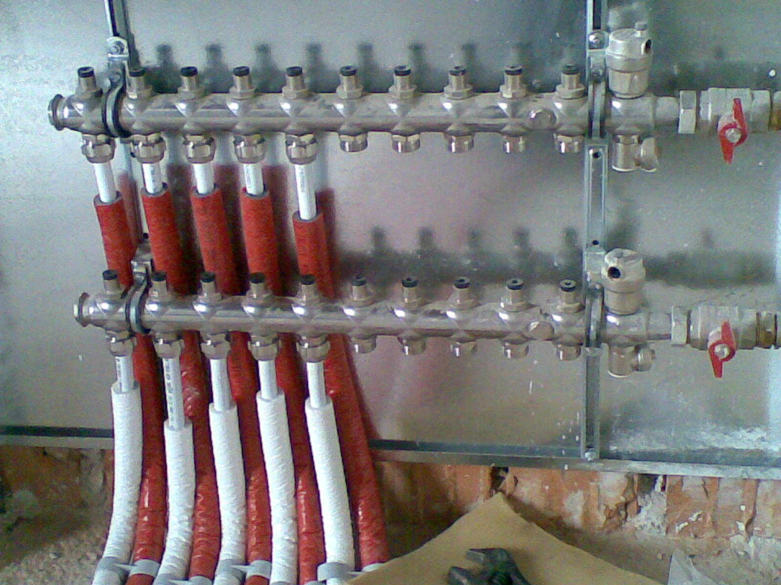 ToploNamJe: Radiatorski razvod