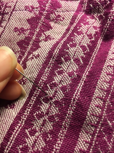 How to fix a Broken Thread in your woven wrap.