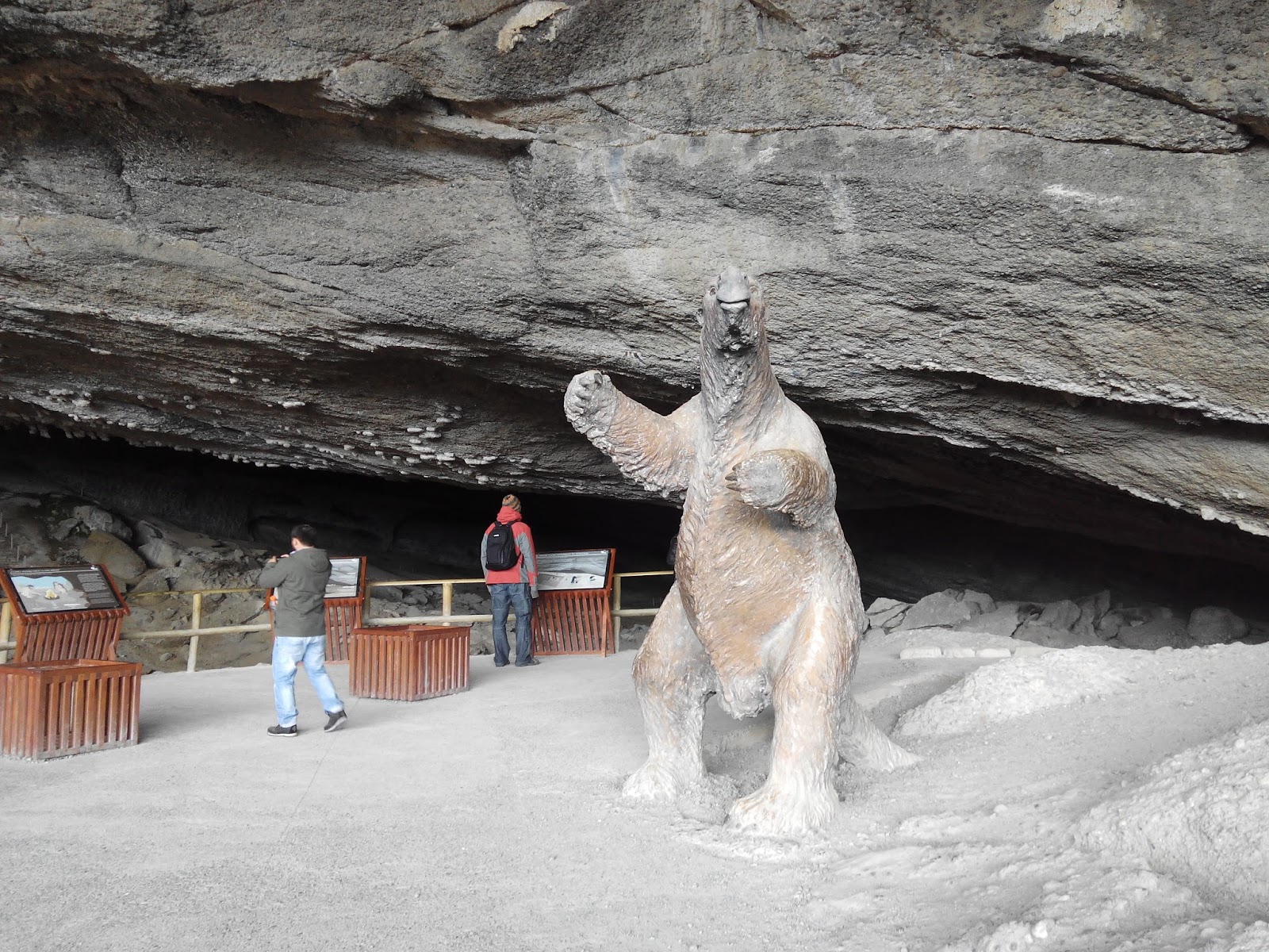 Curioseandando: Viaje a Torres del Paine: Cueva del Milodón (3/01/2016)