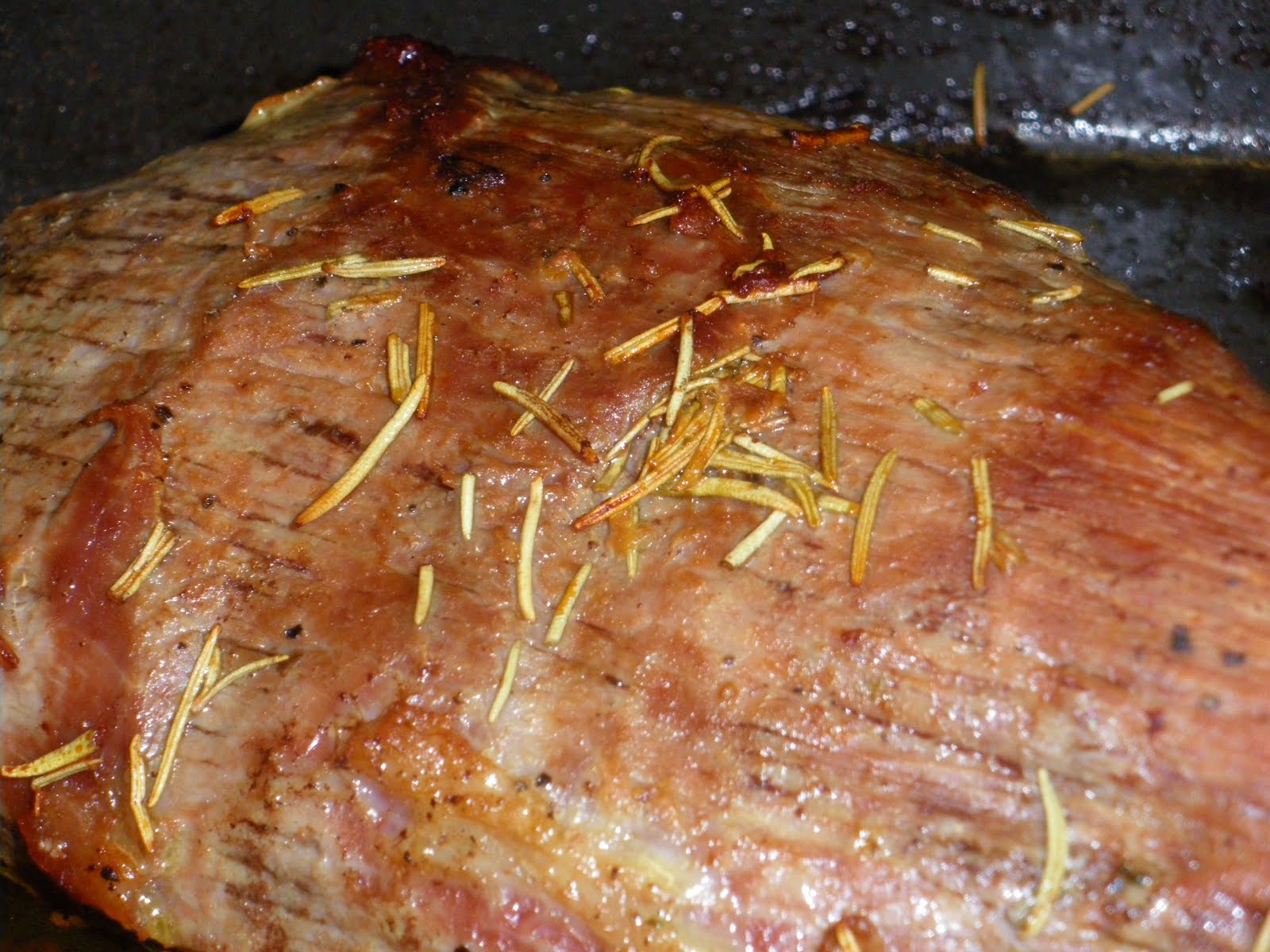O que há pró jantar?: Carne de vaca assada com alecrim