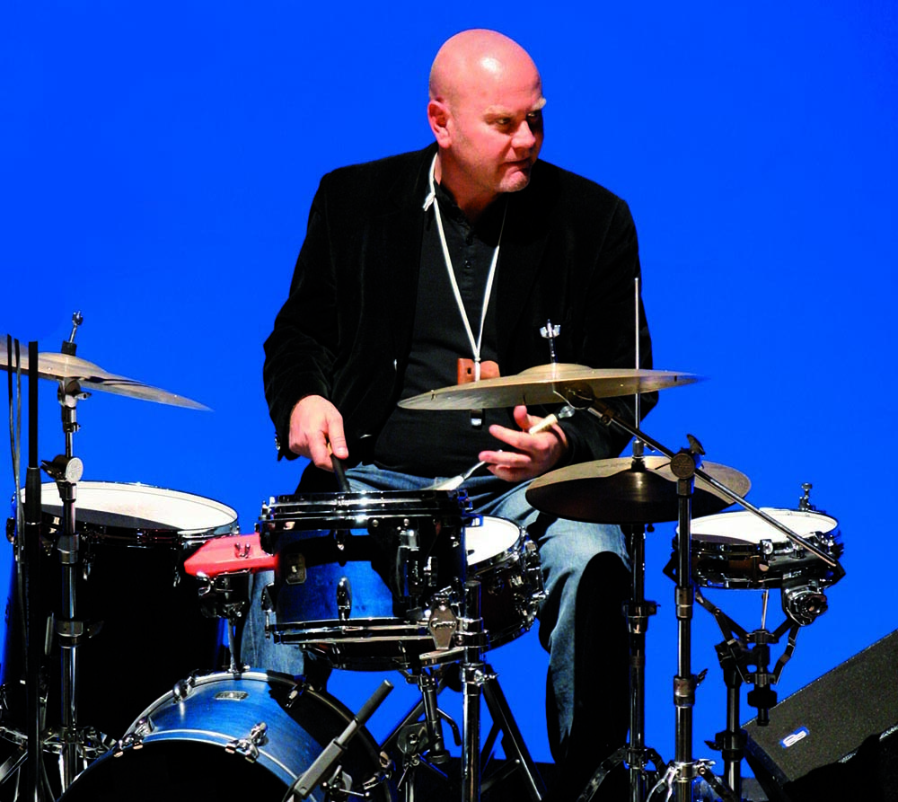 Roberto Gatto - 2008 - Progressivamente: omaggio al Progressive Rock ...