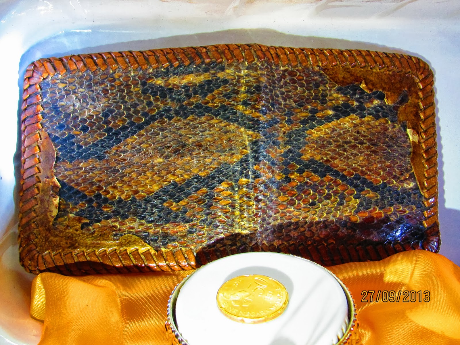 salamrezeki: Beg Duit Bulu Kambing Dan Kulit Ular