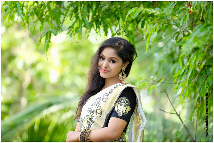 Shritha Sivadas in Kerala Saree - South Indian Actress