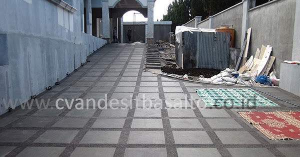 tegel motif batu alam