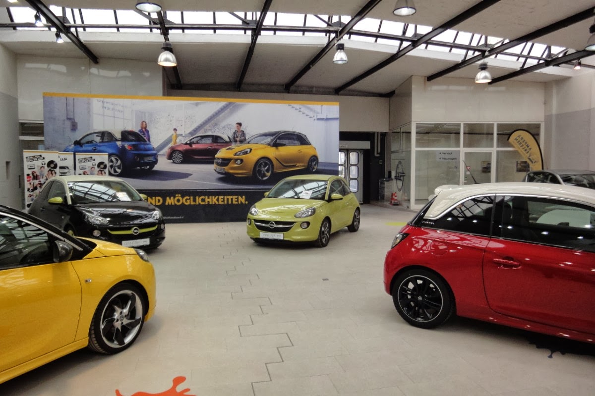 Opel eröffnet ersten Flagship-Store in Berlin MyAuto24 - DAS Autoblog ...