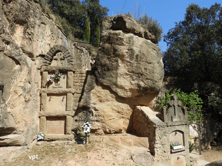 MODERNISME: OLIUS - cementiri modernista