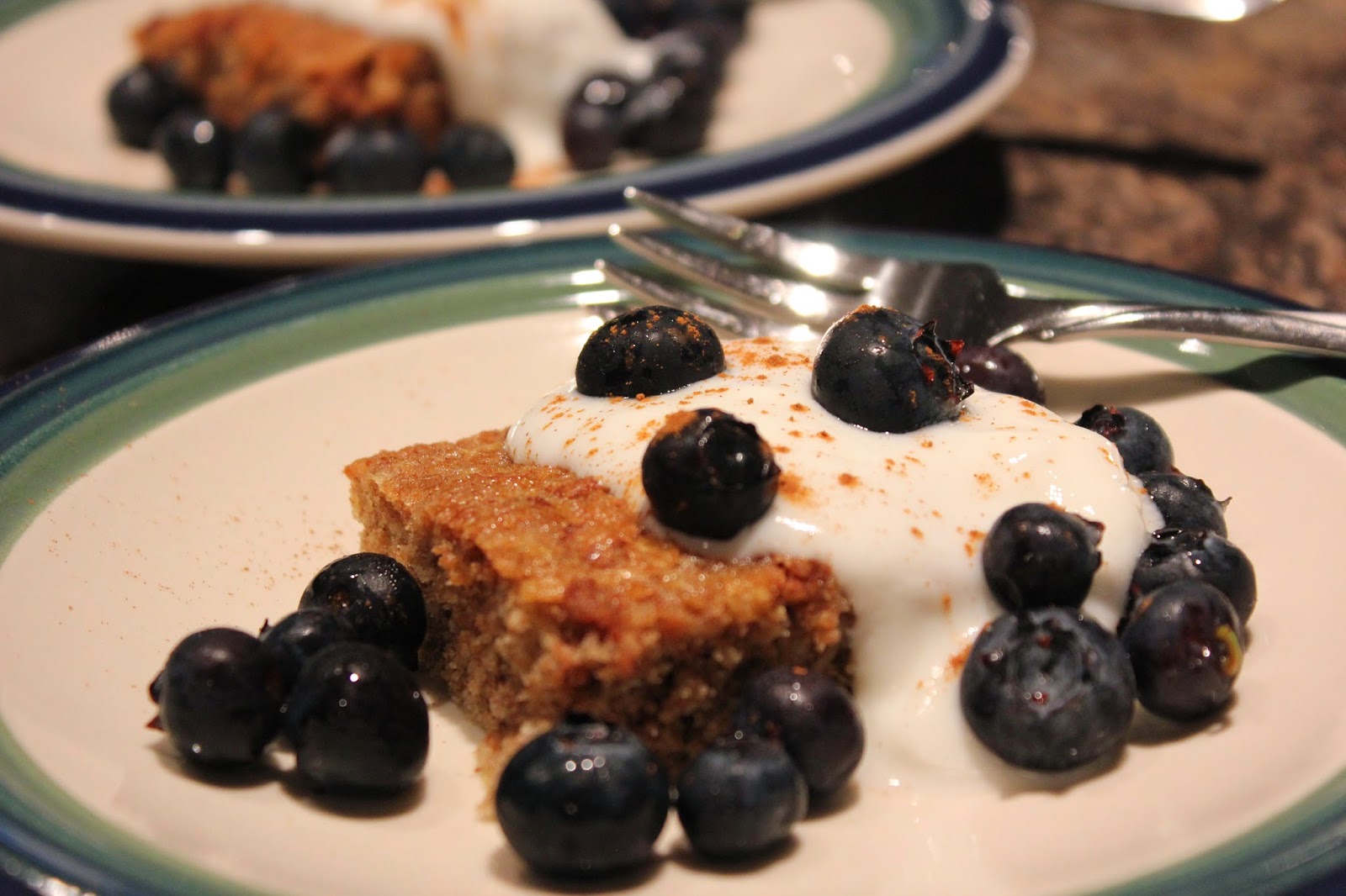 The Busy Moms' Recipe Box: Cinnamon Breakfast Squares with Yogurt and Fruit
