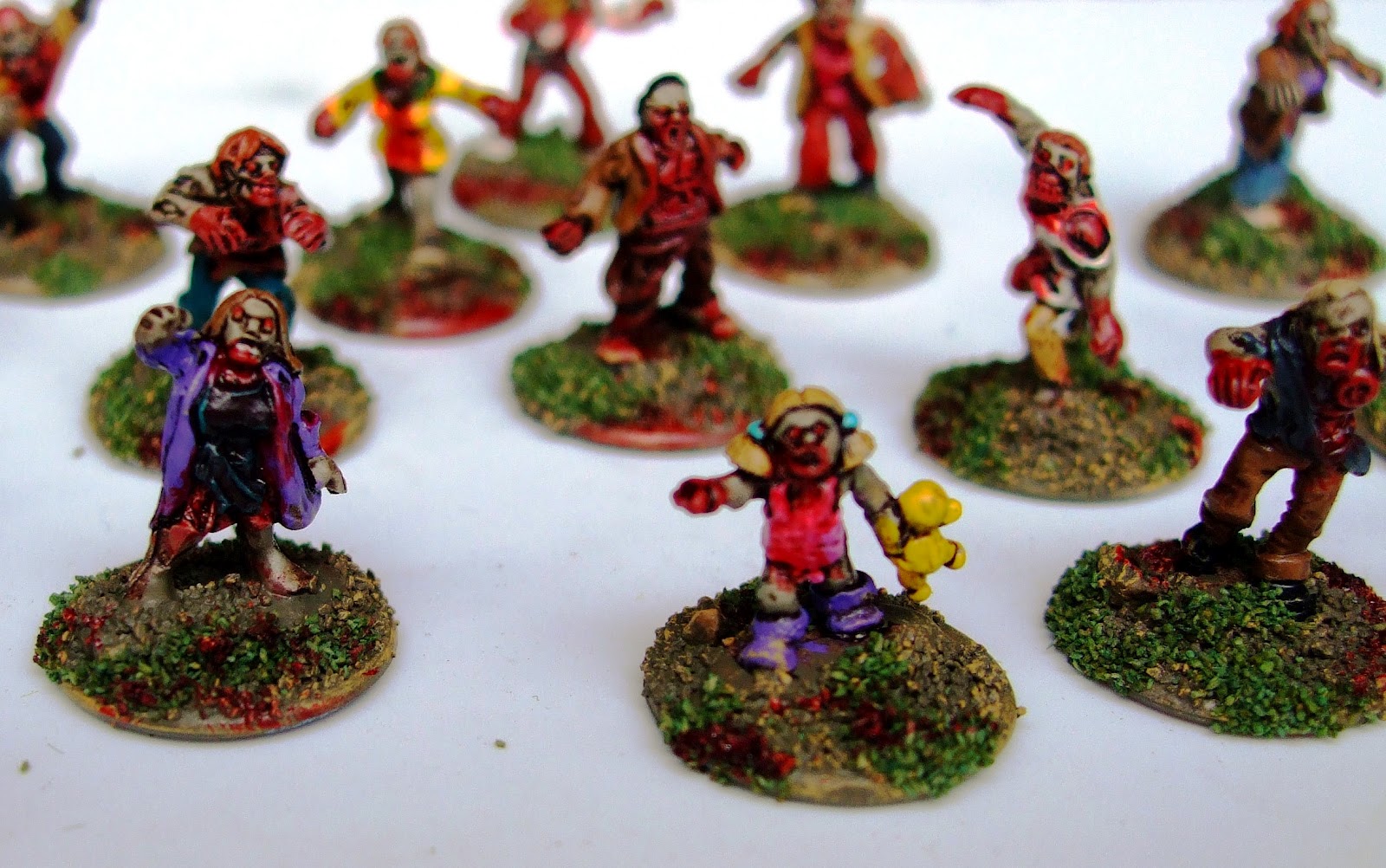 The Angry Lurker: 15mm Painted Khurasan Miniatures Zombies.