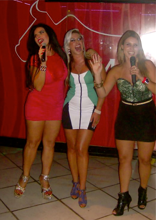 Dolls: DUPLA DOLLS CANTA E ENCANTA NA FESTA DE SOLANGE GOMES
