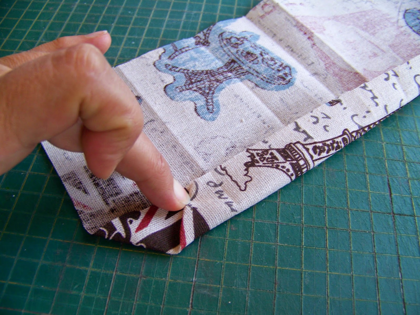 A Pretty Talent Blog: How to fold a neat corner