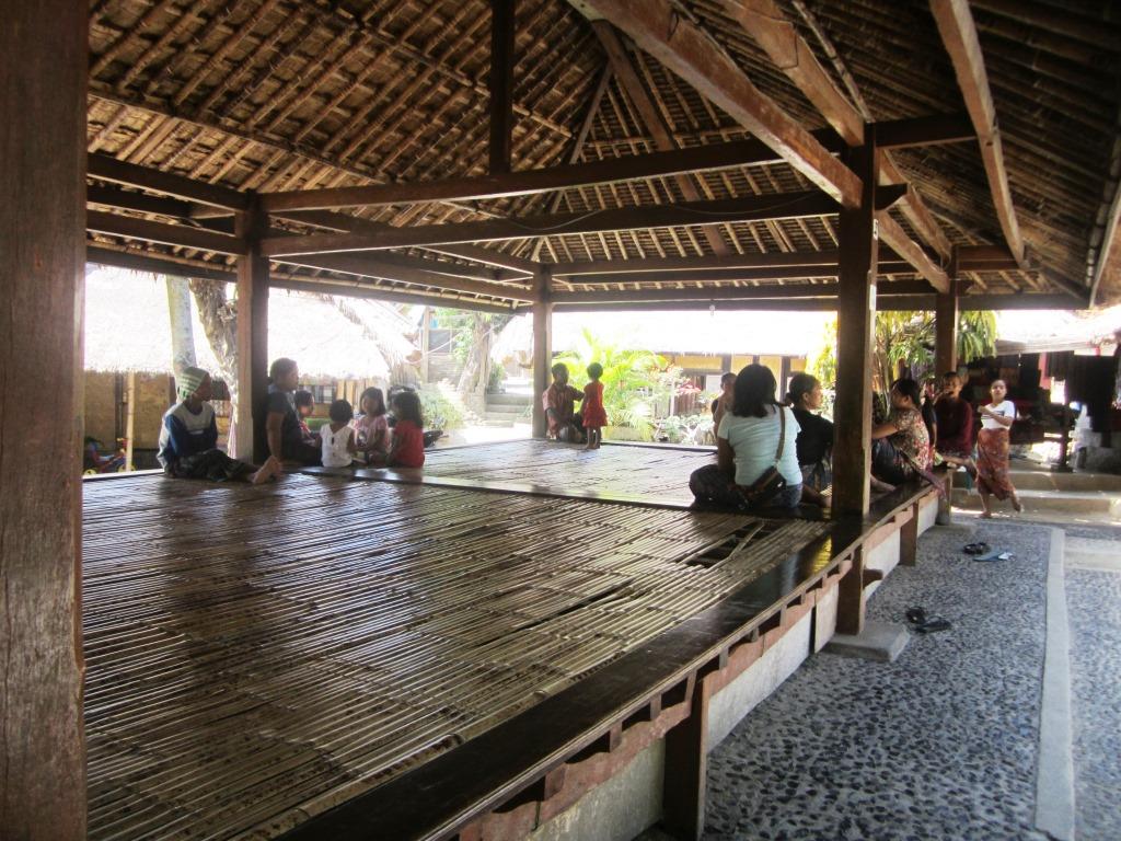 Kampung Adat Sade, Simbol Identitas Suku Sasak Lombok Tengah ~ Lombok ...