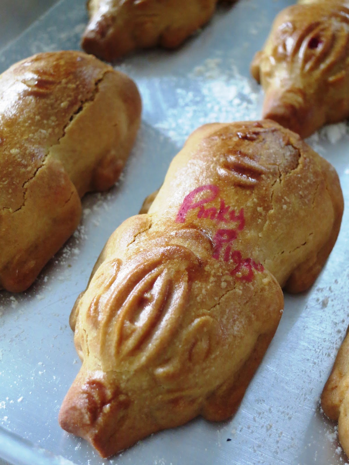 PinkyPiggu: {Recipe} Mooncake Making ~ Piglets Can Fly!