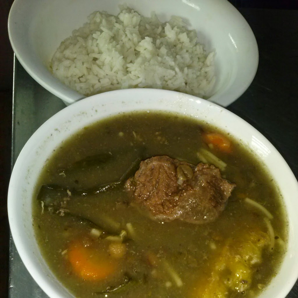 Sopa de jarrete con lentejas