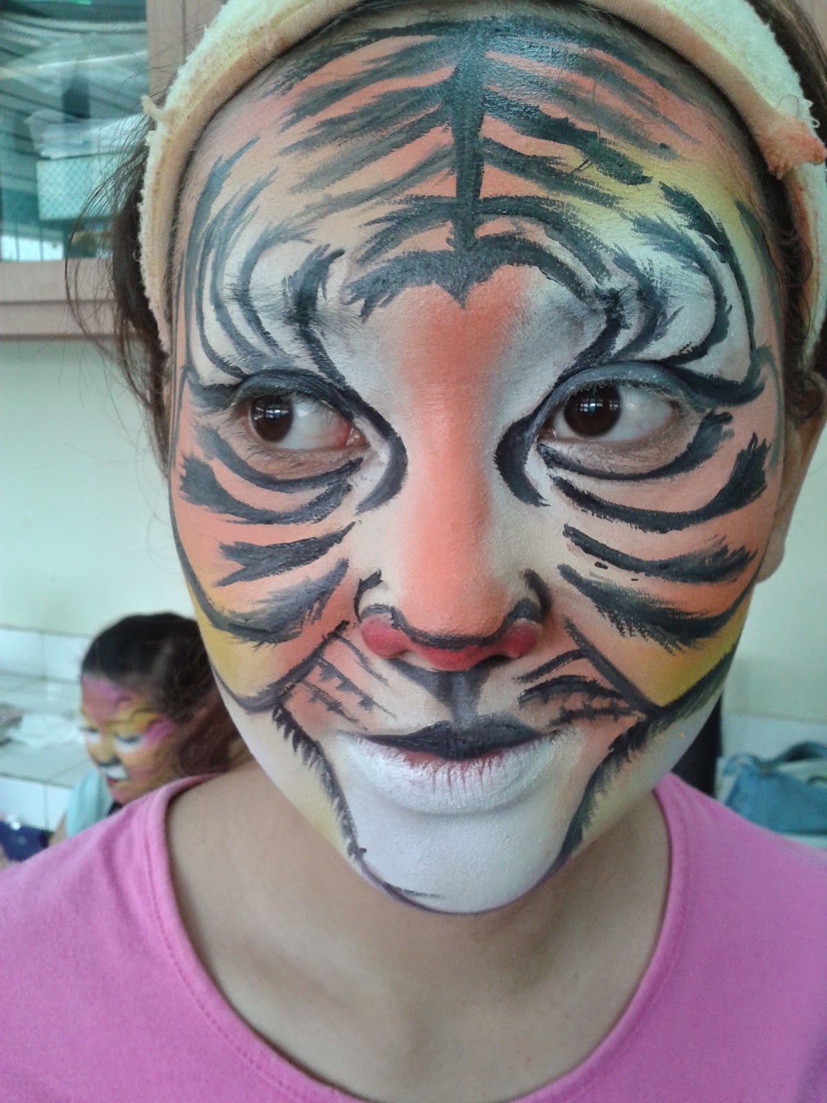 Tata Rias Fantasi dan Karakter: STAGE Make-up