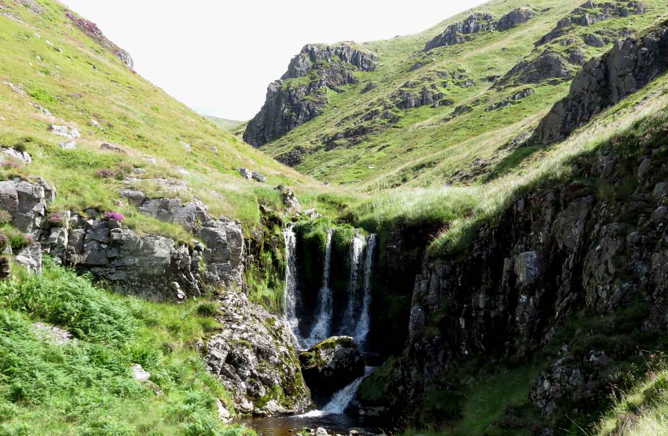 Alex and Bob`s Blue Sky Scotland: The Cheviot, The Dip and the Black ...