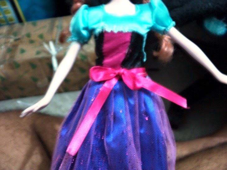 Knocked-off!: Bootleg Doll Review : Bootleg 12" Anna from Frozen Doll