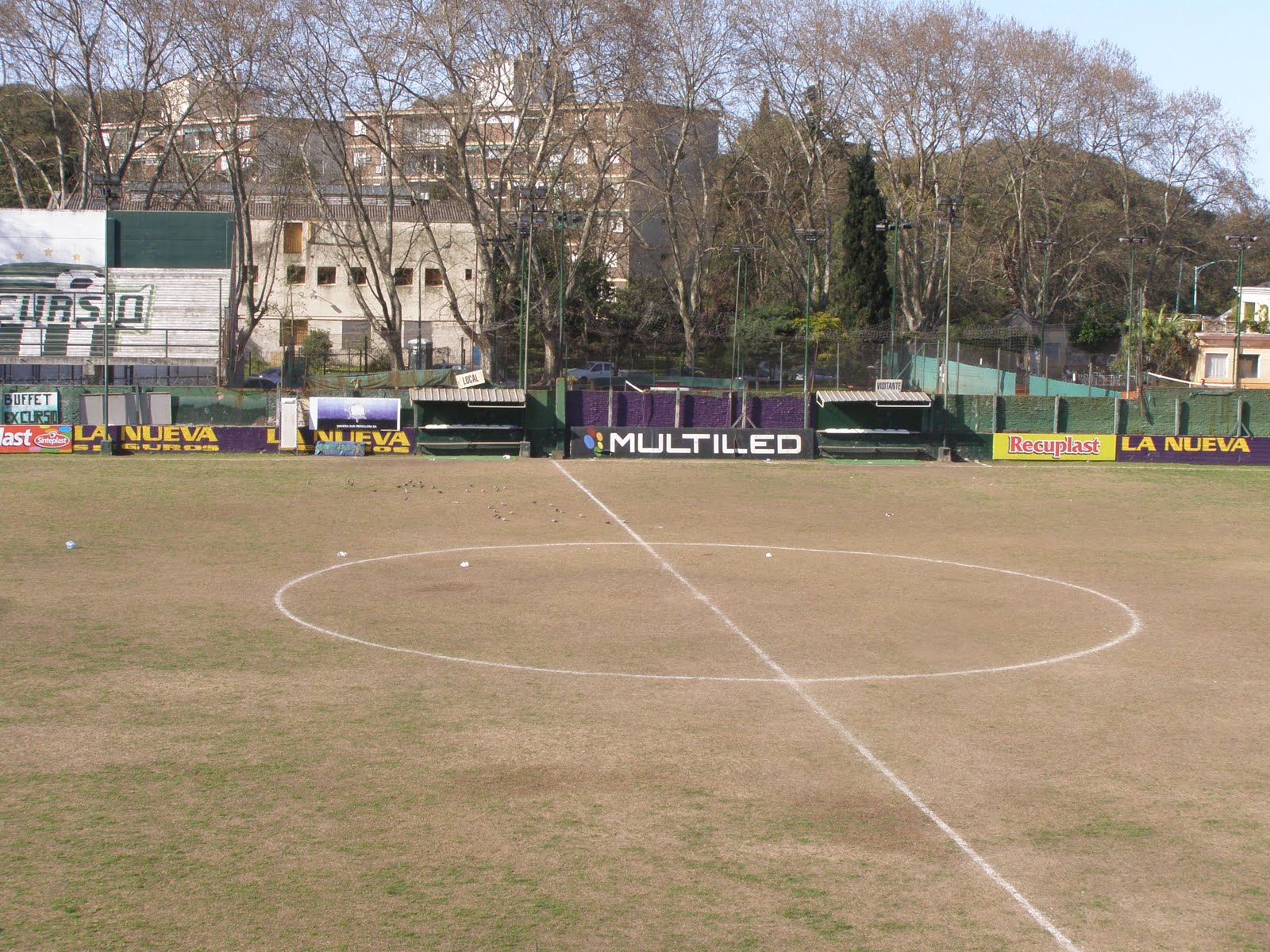 La Mesa Celeste: LE CUESTA Y NO TIENE SUERTE