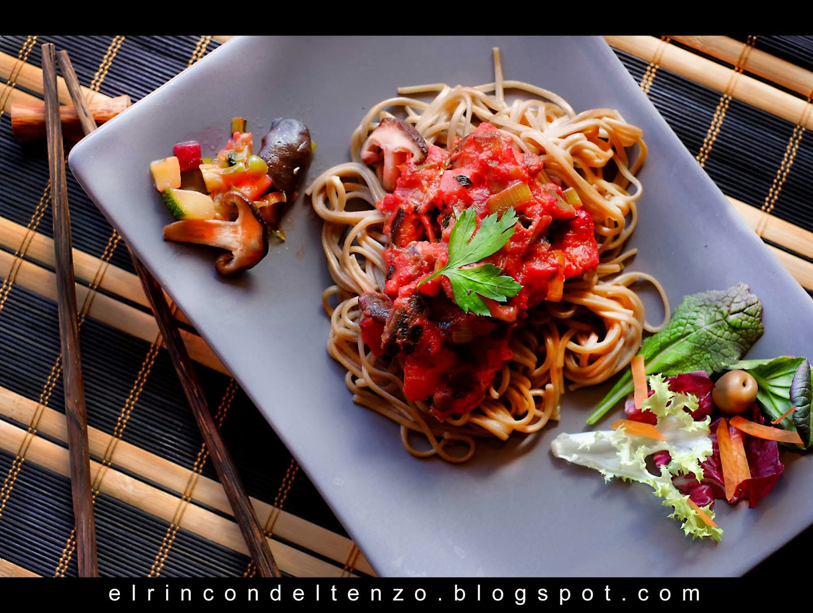 EL RINCÓN DEL TENZO: Soba de sarraceno a la napolitana con setas shittake