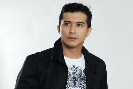 AARON AZIZ DAH DAPAT IC MERAH