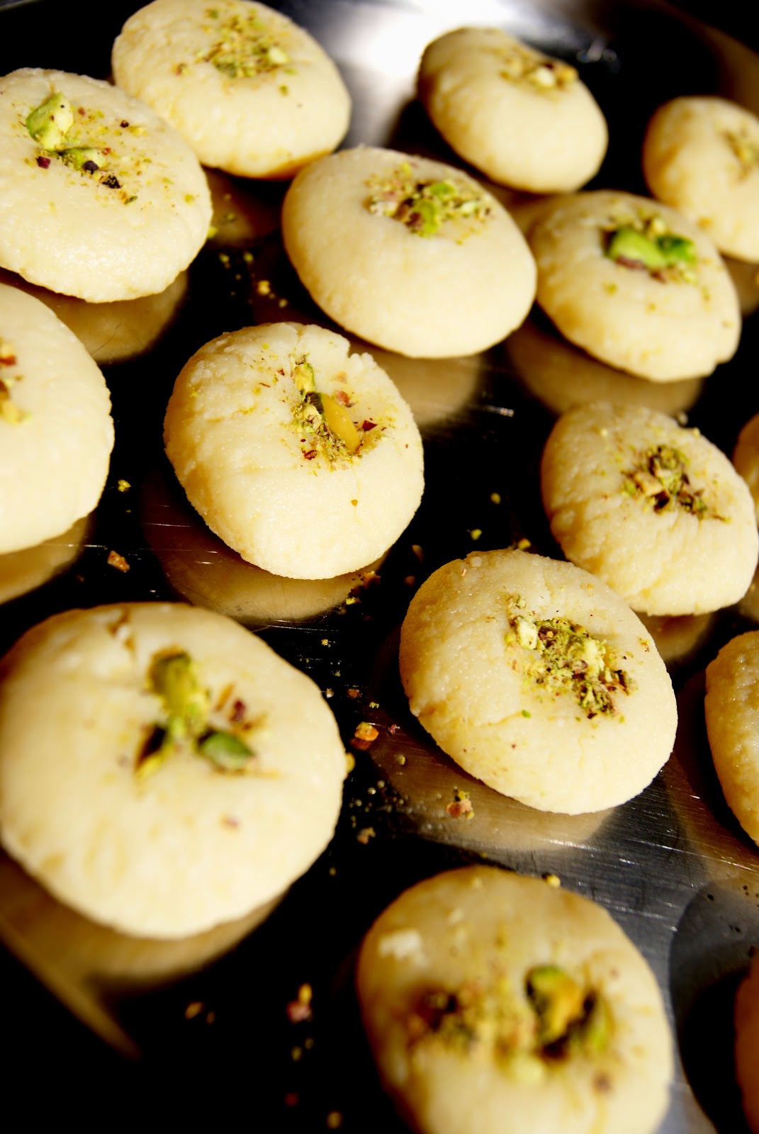 Dil Se..: Microwave Milk Peda / Doodh Peda / Milk Fudge