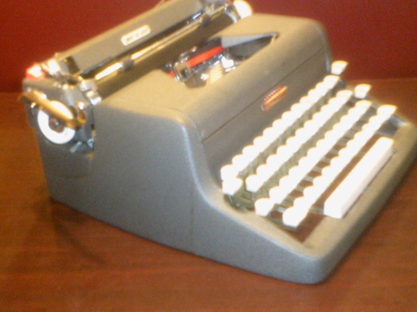 Royal Typewriters: 1958/1959 Royal Quiet Deluxe