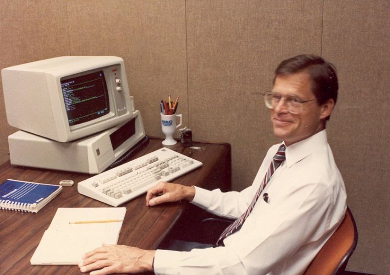 30 Cool Pics Show What the Office Life Looked Like in the 1980s ...