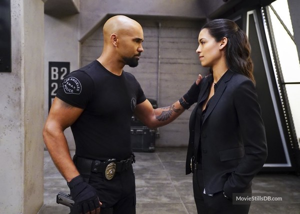 A View from the Beach: Rule 5 Saturday - Hawt for SWAT