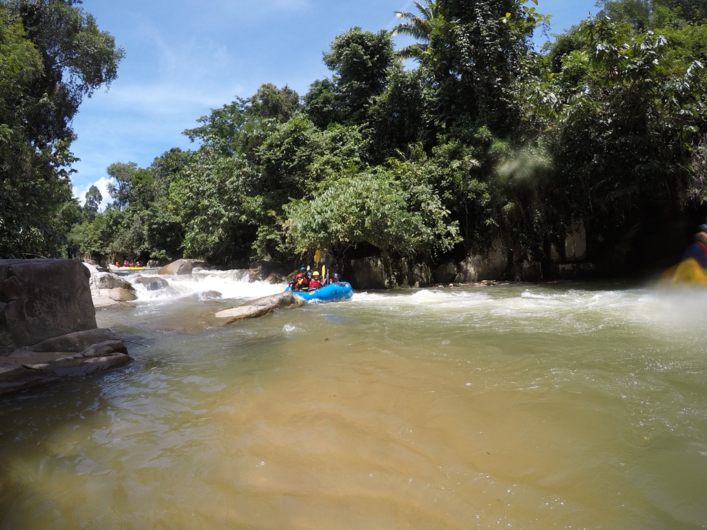 TRAVELOG: WATER RAFTING ULU SLIM, SLIM RIVER : Pengalaman meredah ...