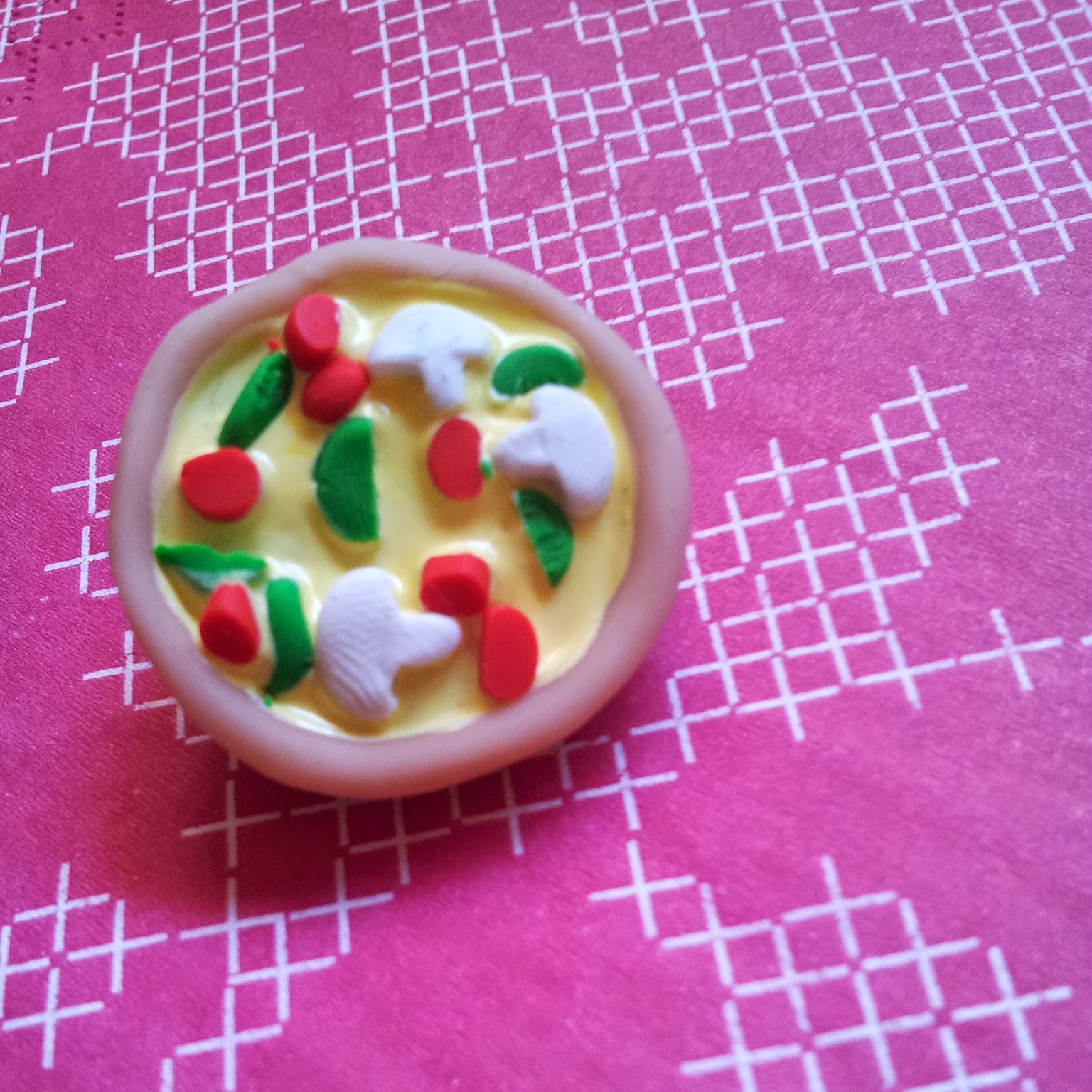 tea and craft: Pizza party! Mini clay pizza jewellery