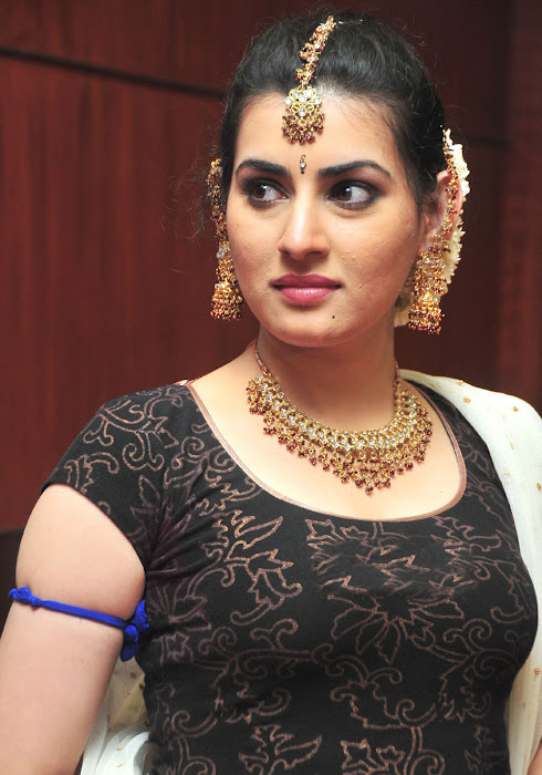 Archana Veda Traditional Photos | Celebrities Photos Hub