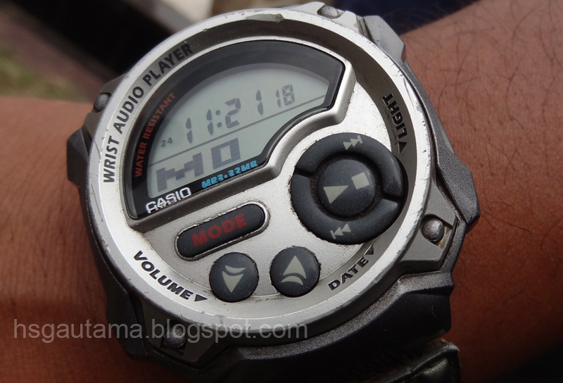 kolom hsgautama: Jam jadul Casio WMP-1 jam untuk mendengarkan MP3