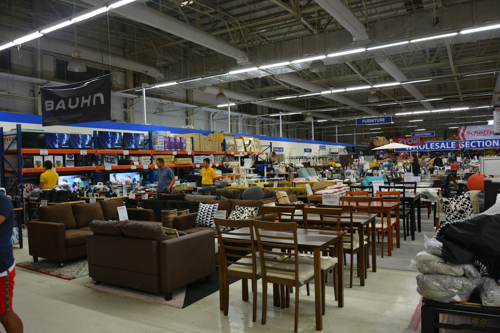 HMR Trading Haus Iloilo to open April 7