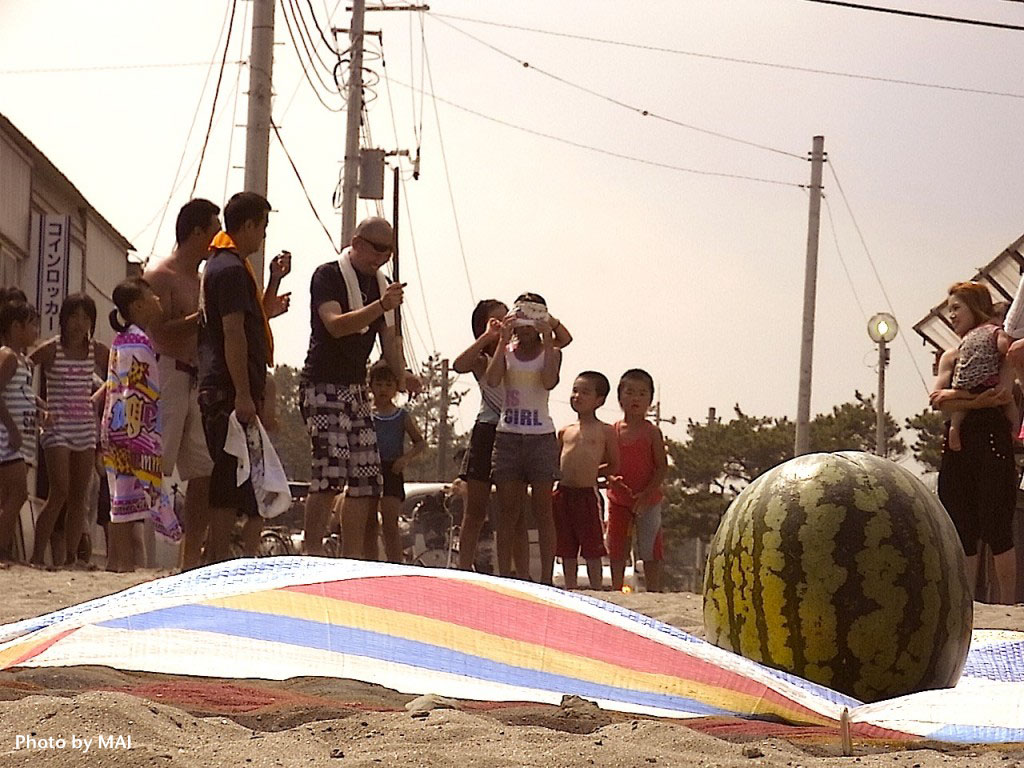 Private Import Japan Blog: Suika Wari (Watermelon Splitting Game)
