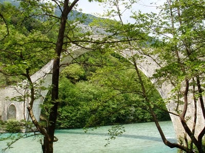 ΚΟΛΙΝΔΡΙΝΑ ΜΑΣΛΑΤΙΑ: ΘΛΙΨΗ ΓΙΑ ΤΟΥΣ ΤΖΟΥΜΕΡΚΙΩΤΕΣ.ΚΑΤΕΡΡΕΥΣΕ ΤΟ ...