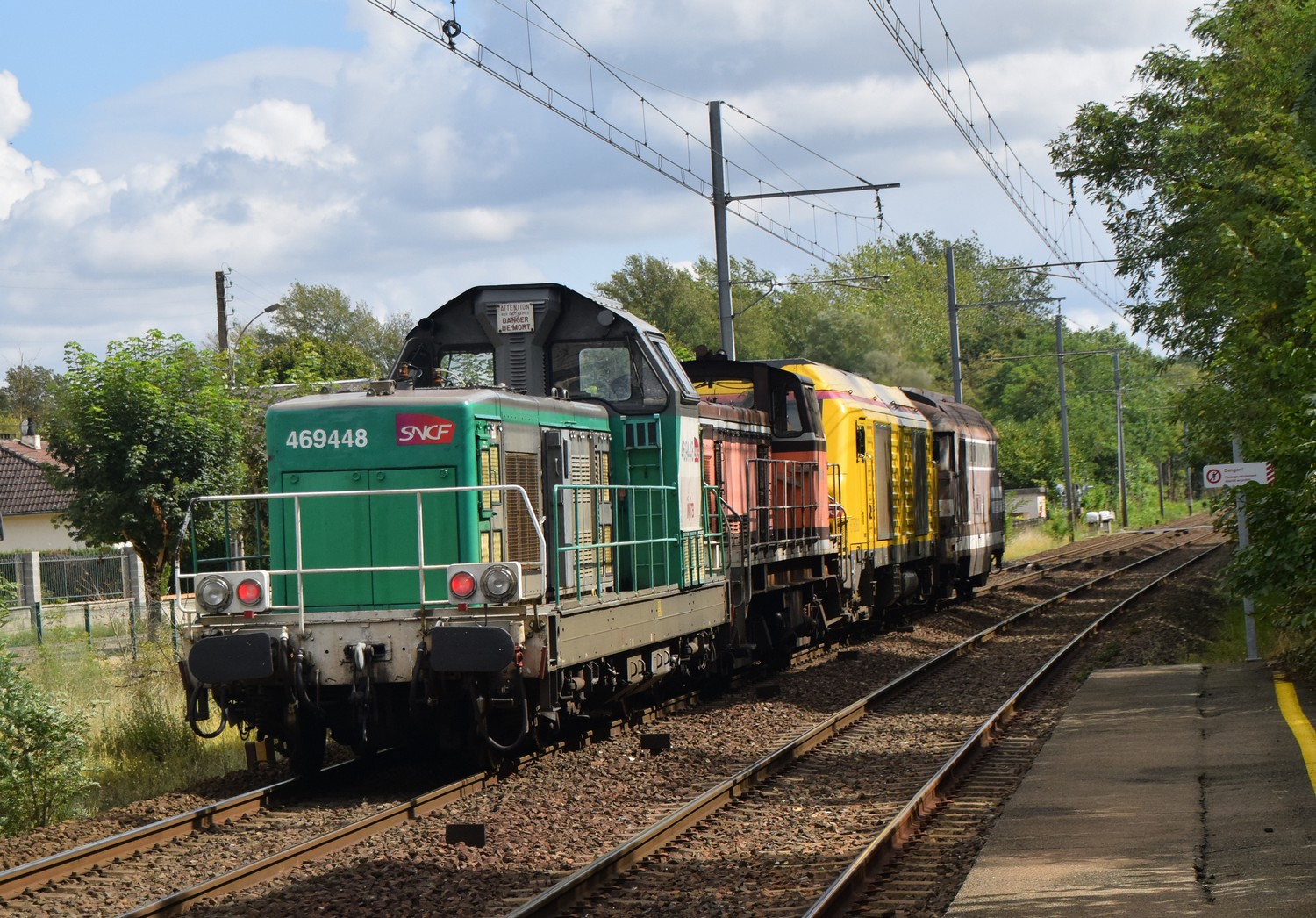 LA PASSION DU TRAIN: Autour de Bourges avec Sylvain , à Marmagnes ( 4 / 4 )