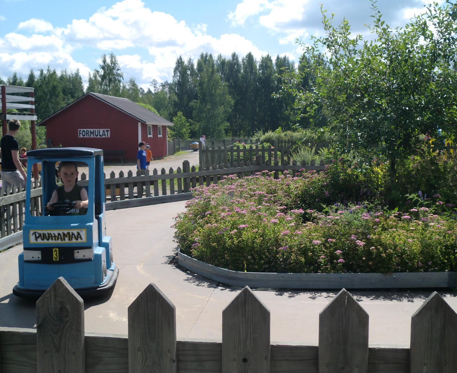 Foreigner in Finland: Puuhamaa