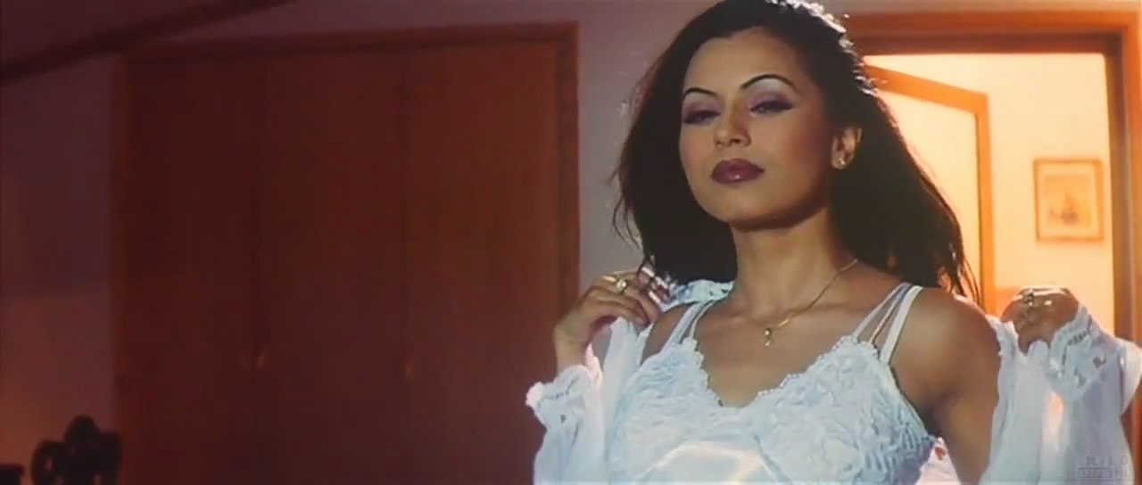 ACTRESS MOVIEIMAGES: MAHIMA CHOUDHARI BED SONG ACTRESS MOVIEIMAGES: MAHIMA CHOUDHARI BED SONG