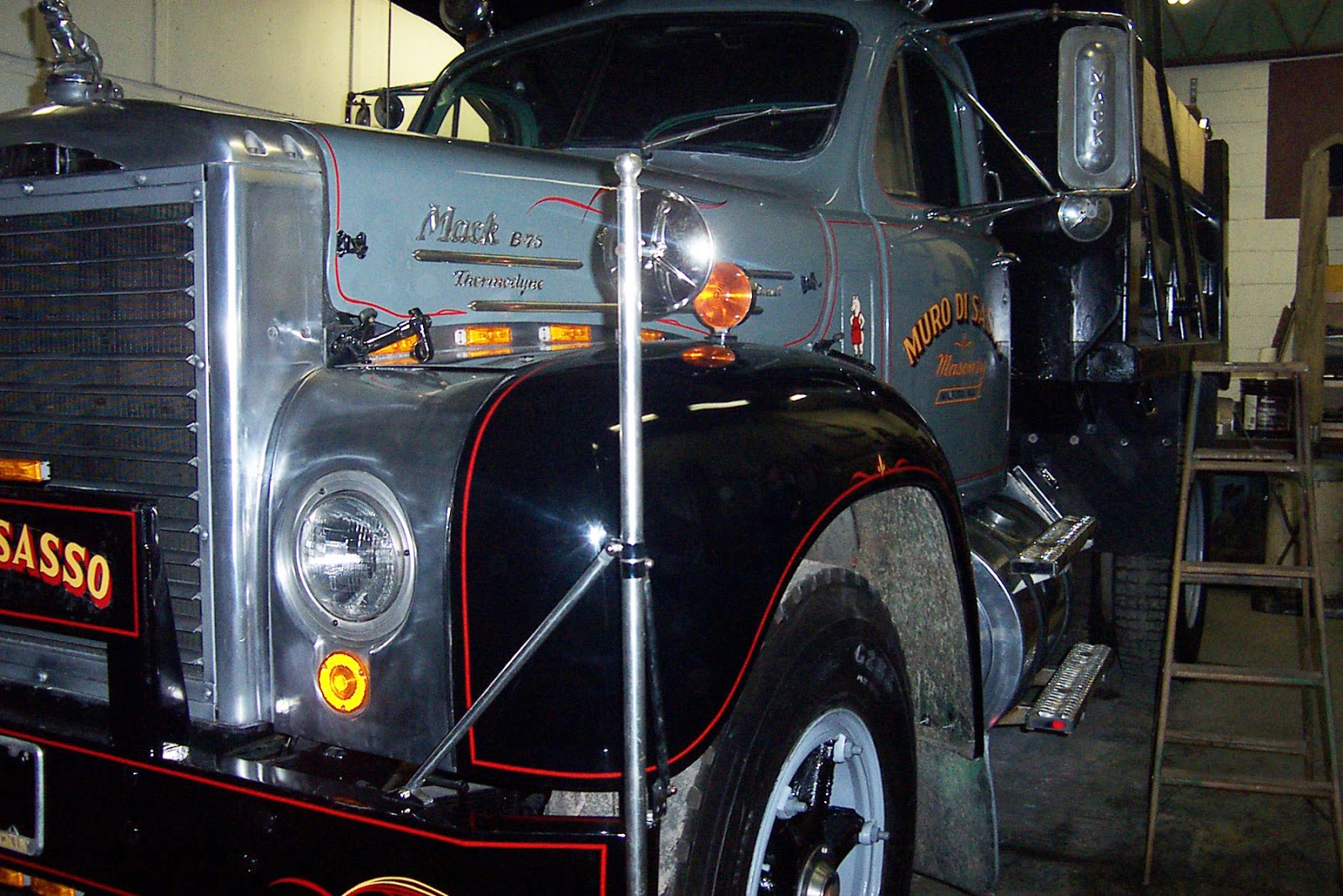 Dennis Day Designs - Lettering, Pinstriping; Murals: Hand Lettering