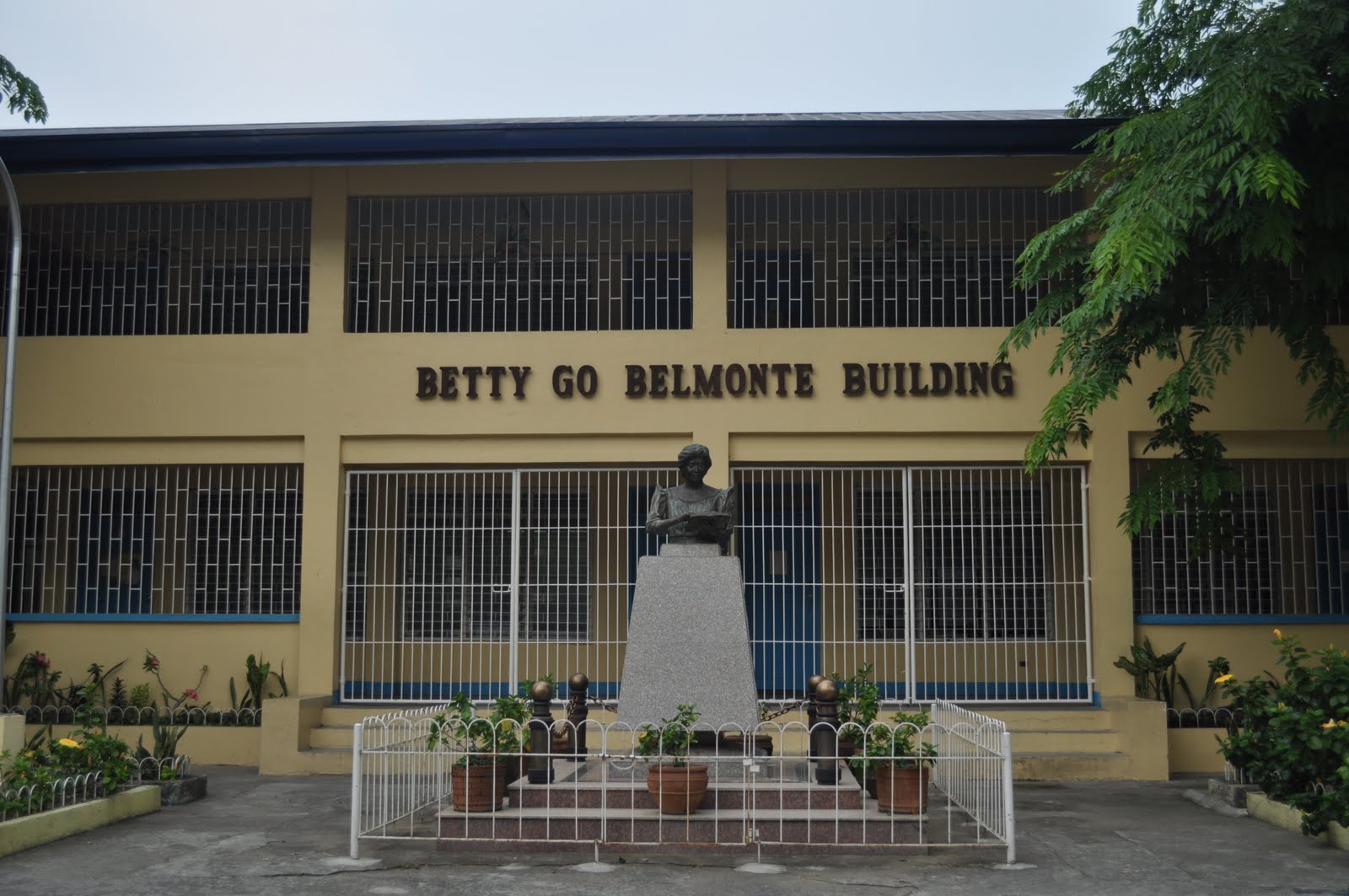 Betty Go Belmonte Elementary School E-Library: About Us