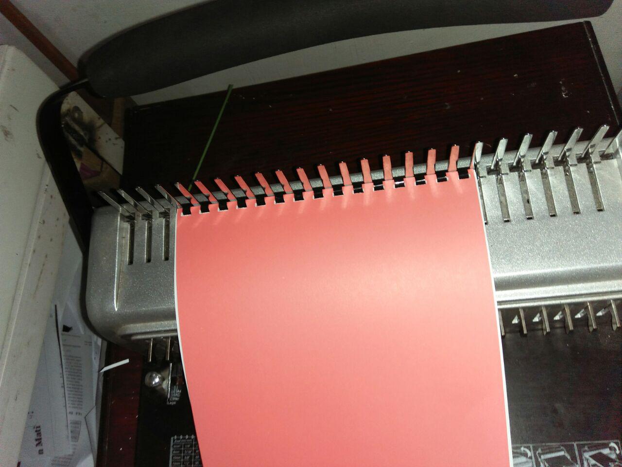 Inilah cara jilid spiral yang mudah dan cepat - FC Brother