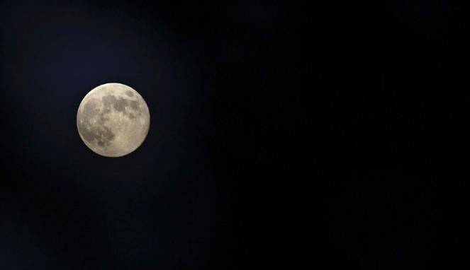 Pesona Keindahan Bulan Biru atau Blue Moon dari Pelosok Negeri ...
