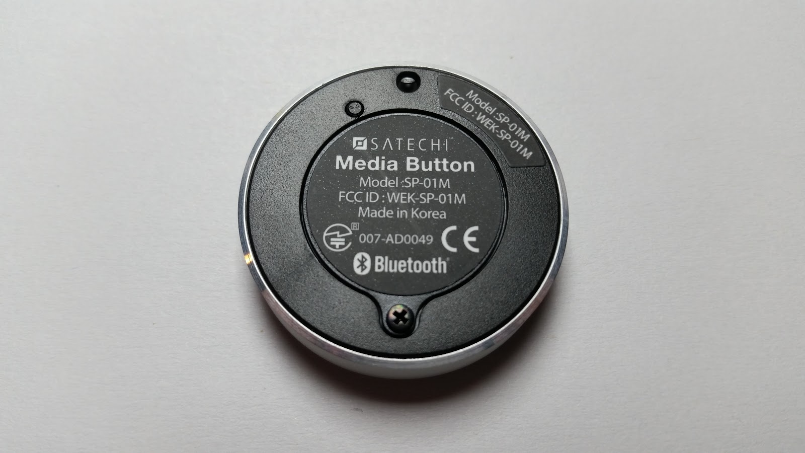 Big Boys Toys: Satechi Bluetooth Media Button Review ( Model SP-01M )