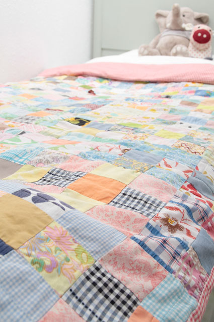 El bebé entre flores: Colchas de patchwork infantiles / Baby quilt