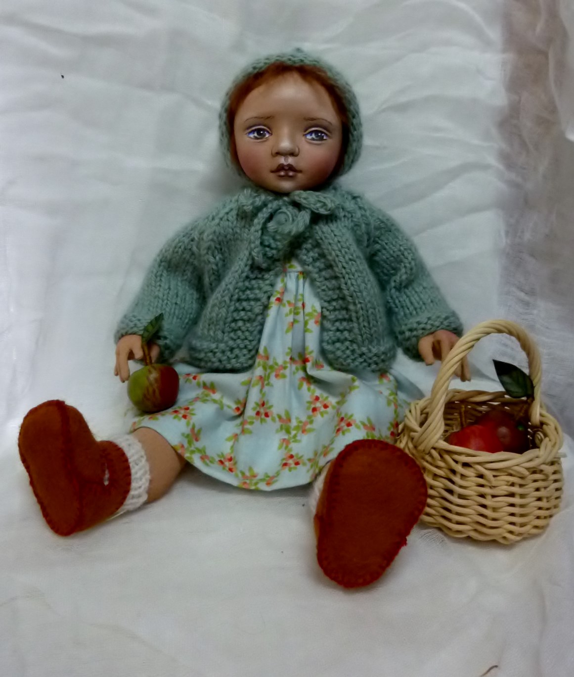 Susie McMahon Dolls: Apple Girl