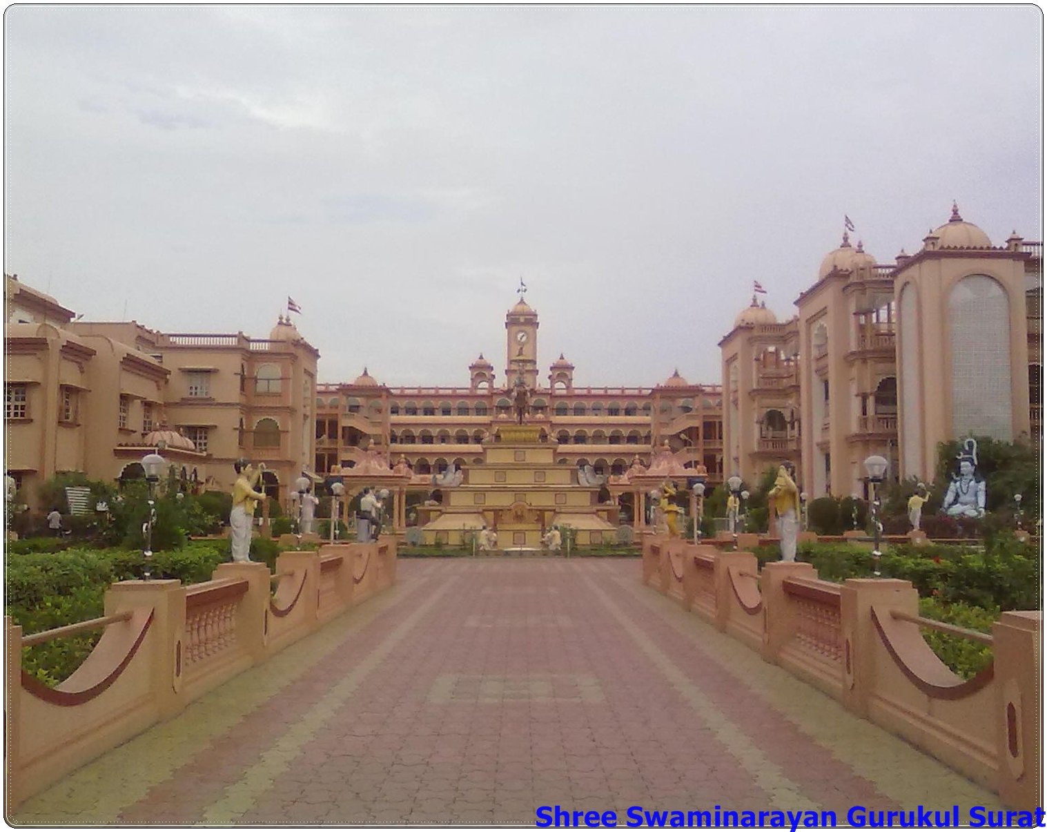 TouristBug: Shree Swaminarayan Gurukul Surat