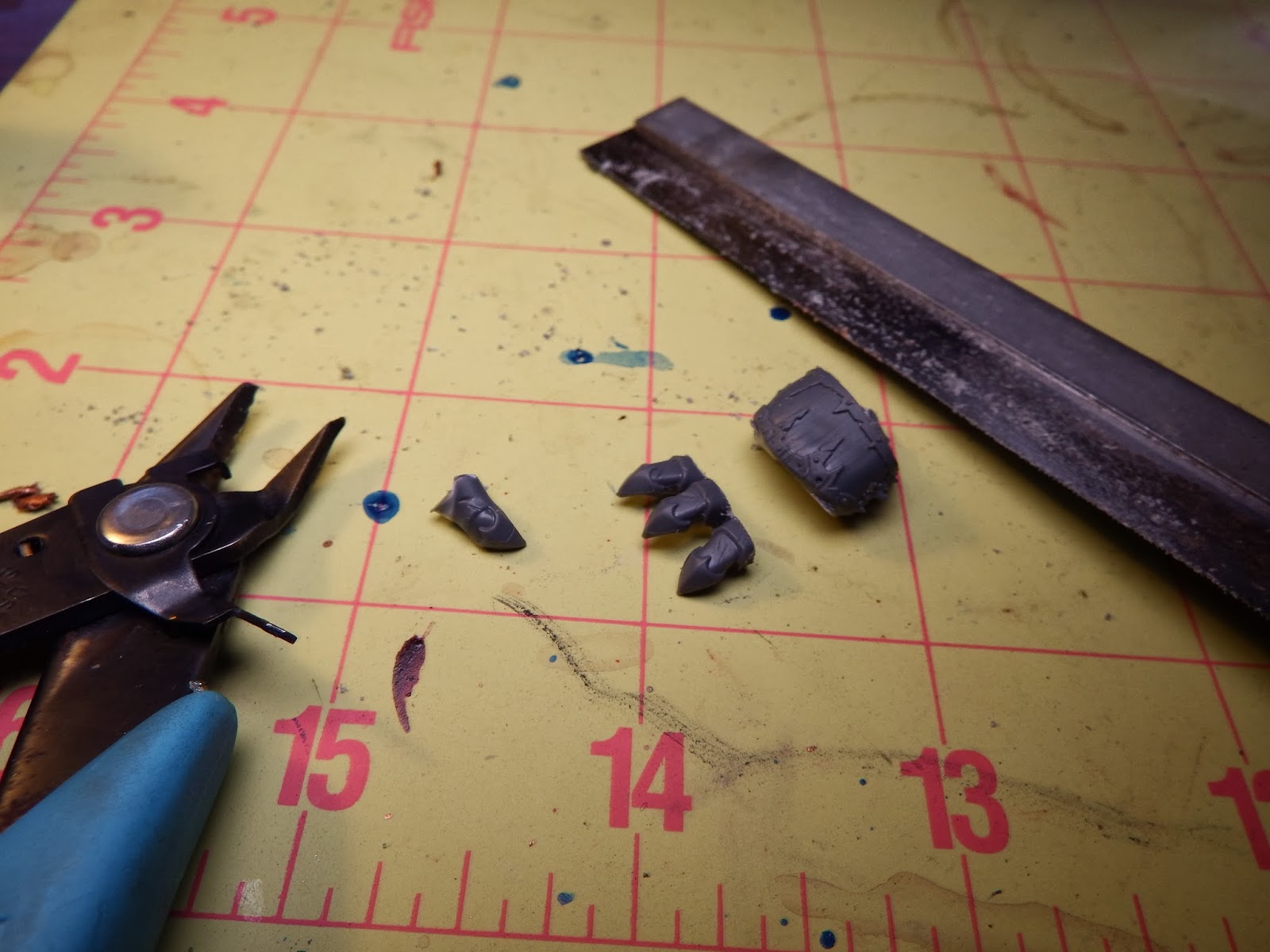 White Metal Games: How To: Right handed Power Fist Conversion for Chaos ...