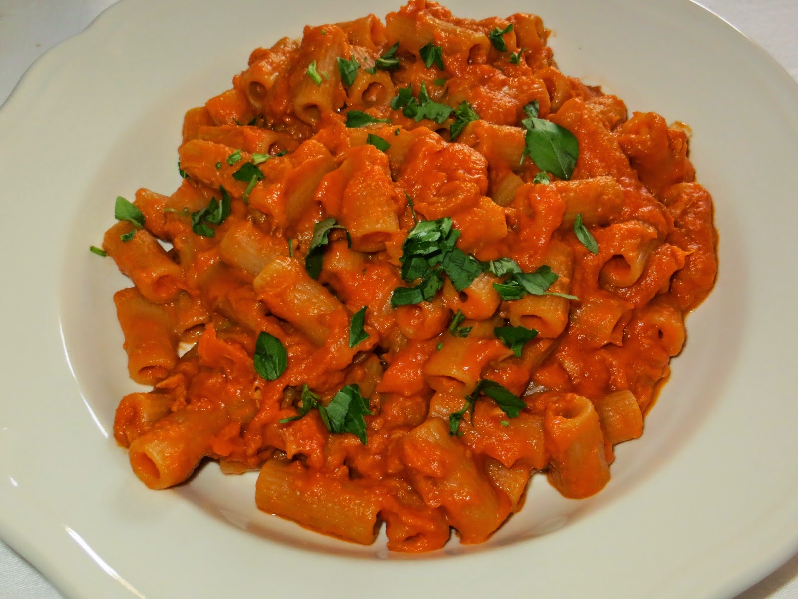 RECETíVOROS: "PENNE INTEGRALI" CON SALSA DE TOMATE