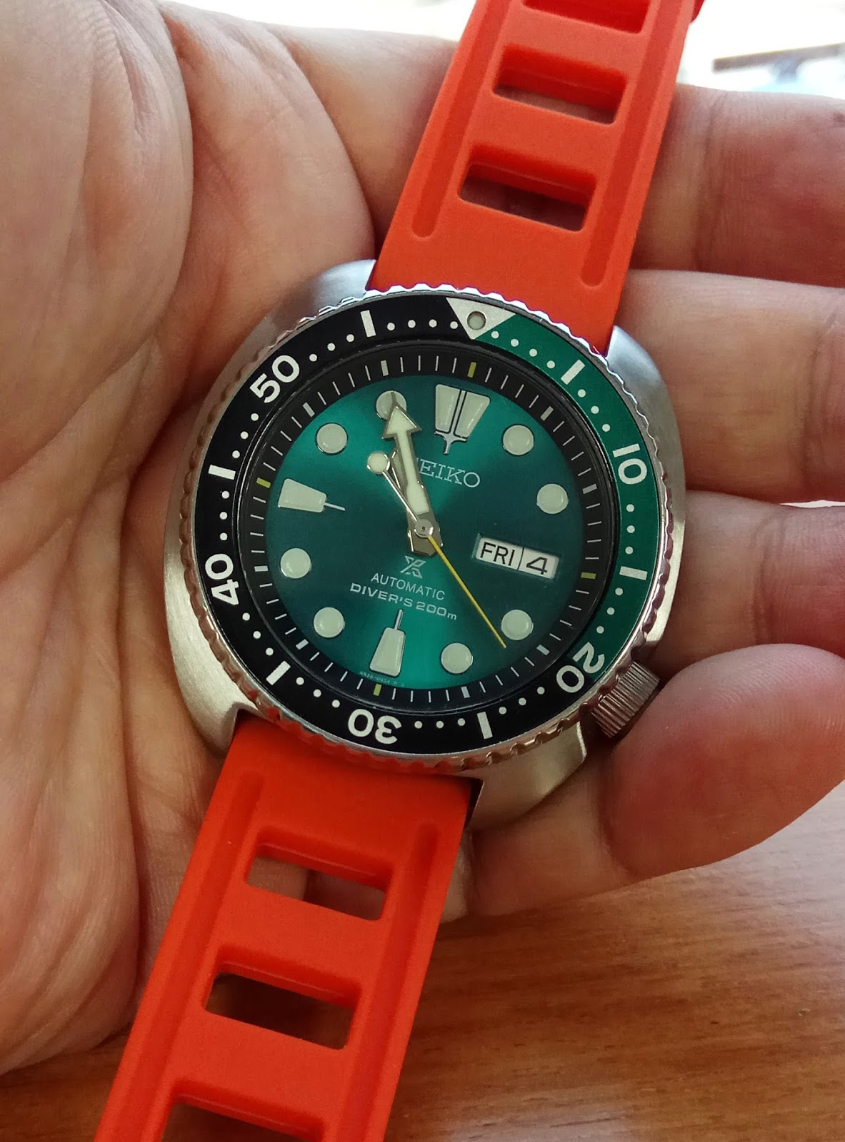 Watch The WATCHES: Seiko Green Turtle on Rubber Isofrane...